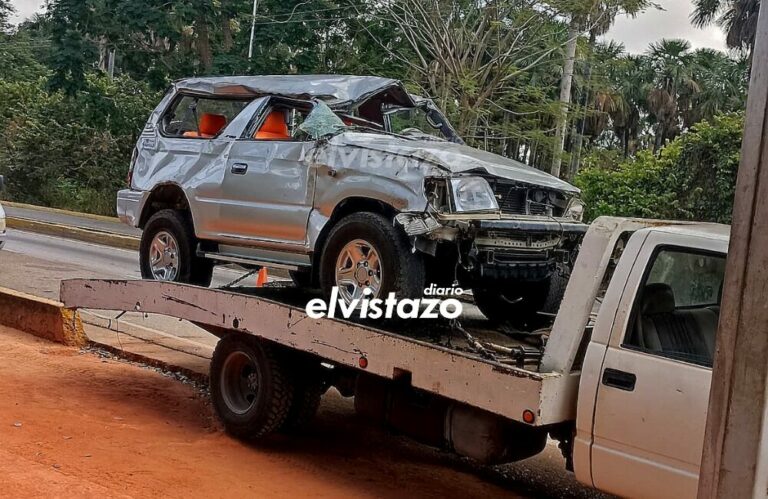 Toyota Merú se volcó cerca de La Guarapera la madrugada de este martes ... Toyota Merú se volcó cerca de La Guarapera la madrugada de este martes ...